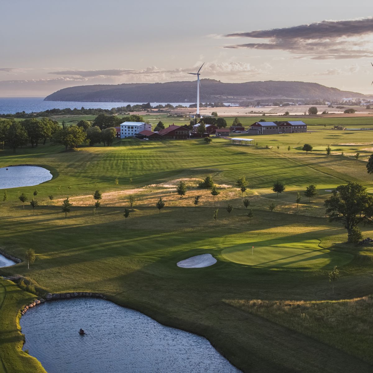 Golfpaket 2026 – Spela golf & bo på Ombergs Golf Resort